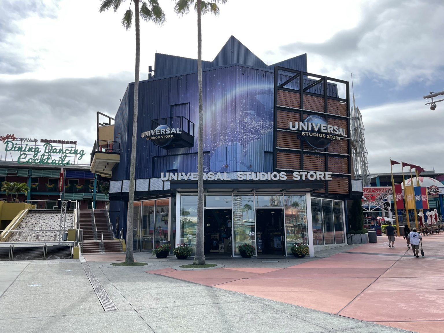 Classic Attraction Props at Universal Studios Store CityWalk Orlando ...