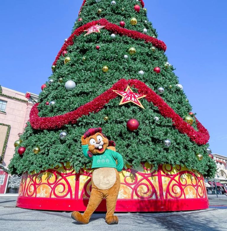 Who is Earl the Squirrel? Universal Orlando’s Holiday Mascot – Orlando ...