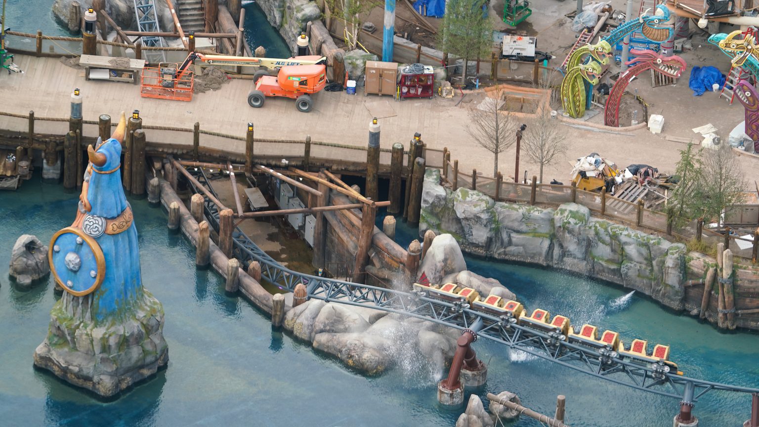 Epic Universe Update: How to Train Your Dragon Coaster Testing ...